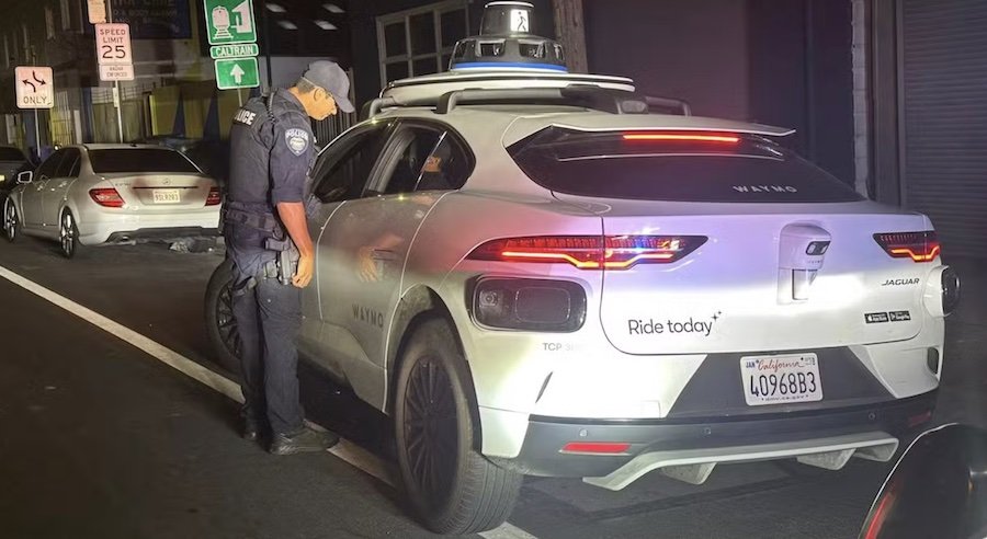 Waymo's Autonomous Cars Panicked During Power Outage And Bricked Themselves