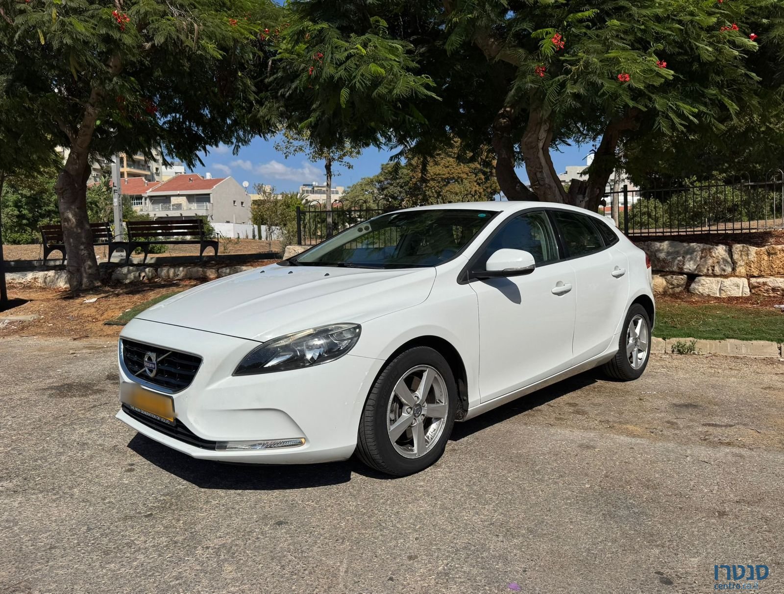 2016' Volvo V40 T3 למכירה. ראשון לציון, ישראל