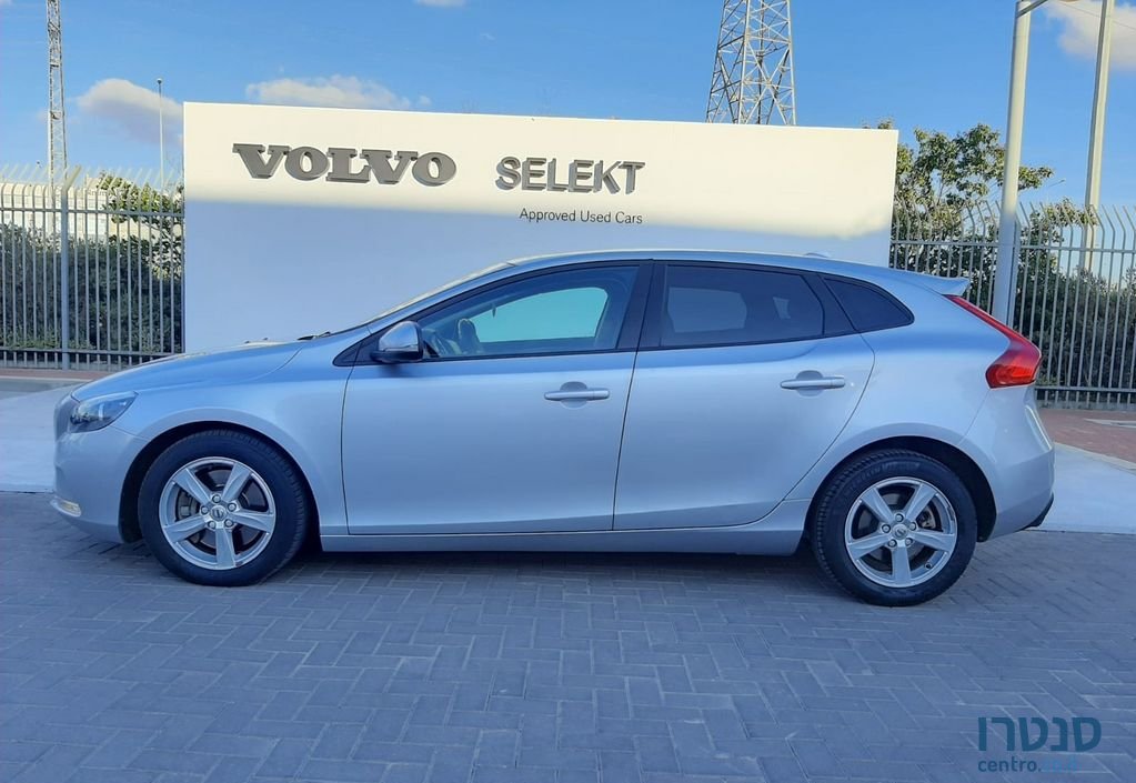 2018' Volvo V40 וולוו למכירה. ראשון לציון, ישראל